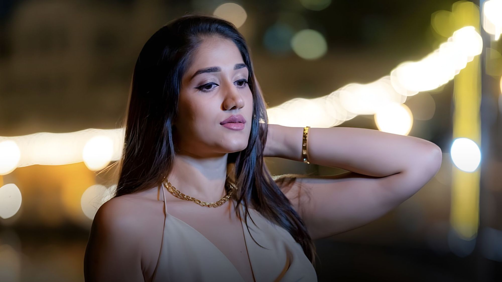 Sri Lankan Influencer Dinuki Hits 73k Instagram Followers!